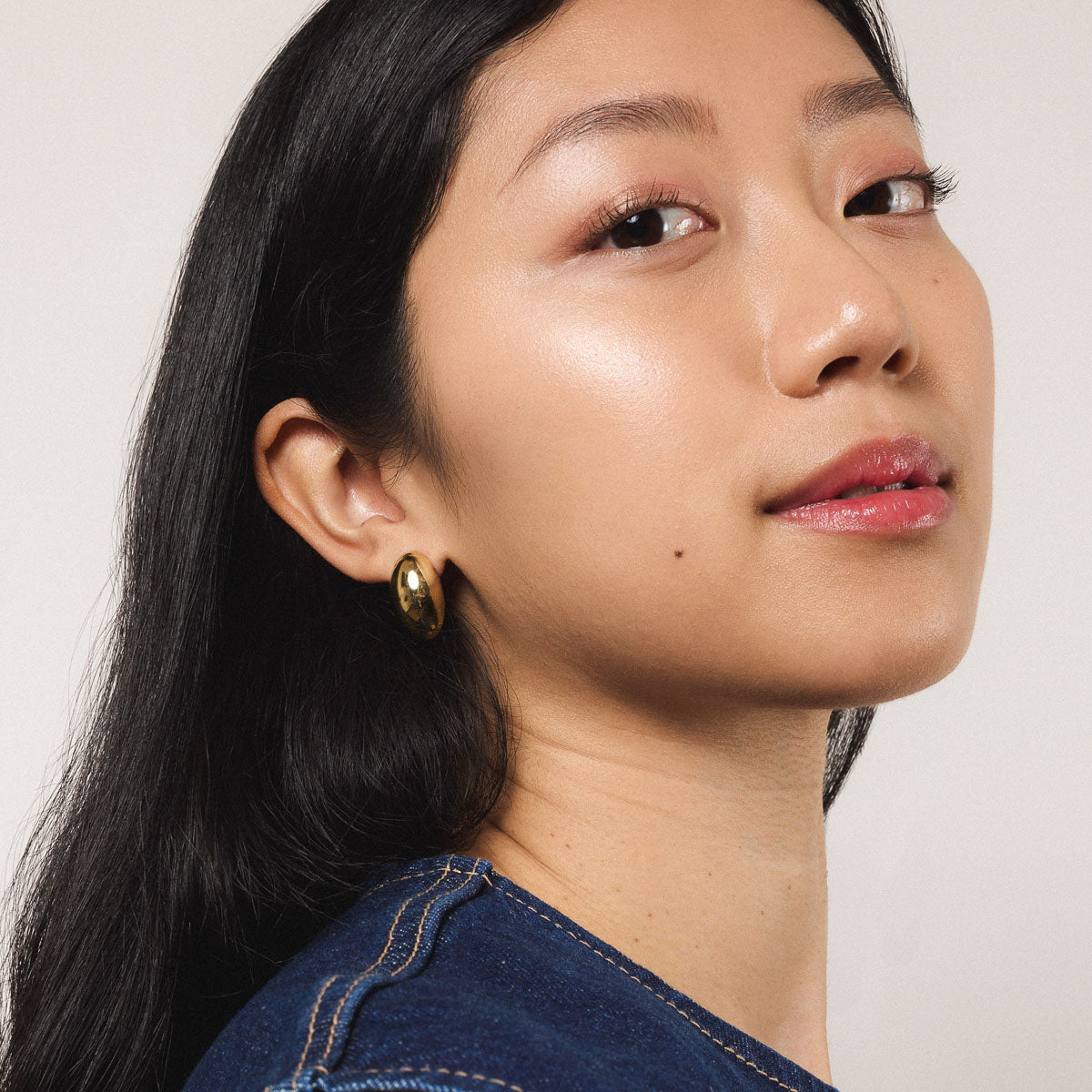 Oval Studs in Titanium